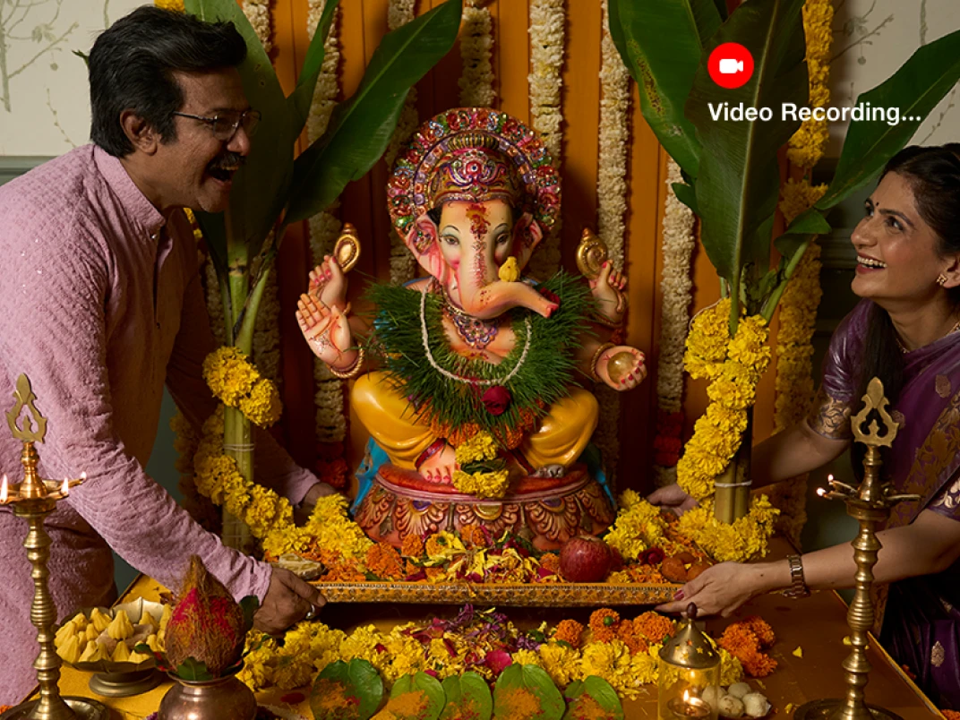 Smart Glasses with AI, Camera & Health Tracking | JioFrames